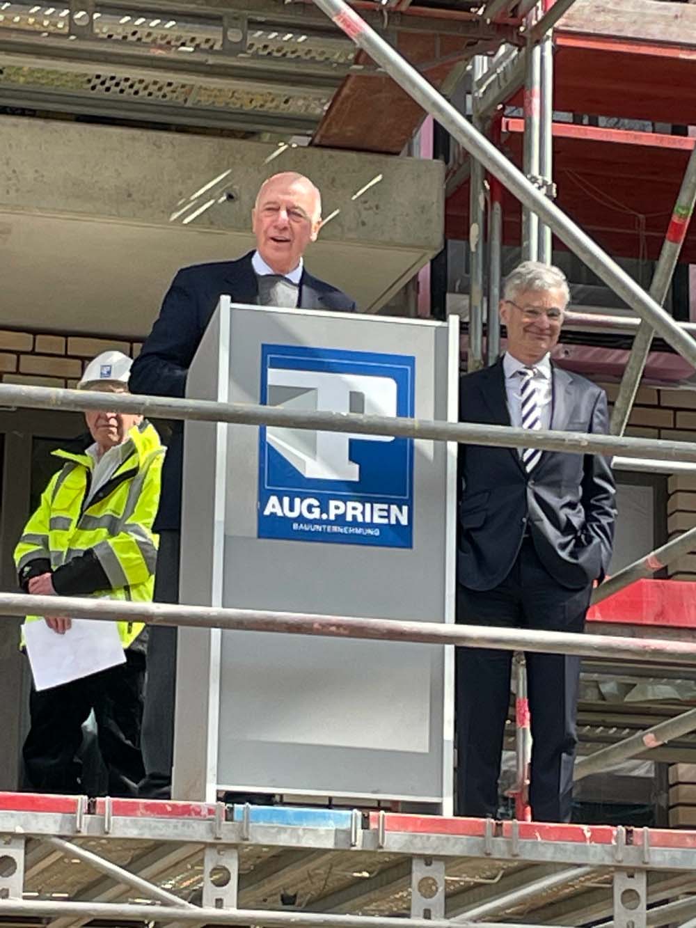 Richtfest Heinrich Schmilinsky Stiftung und Erna Baur-Stiftung ...